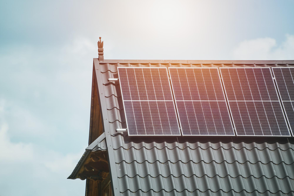 Invertoare solare pentru case și afaceri: Diferențe și recomandări ...